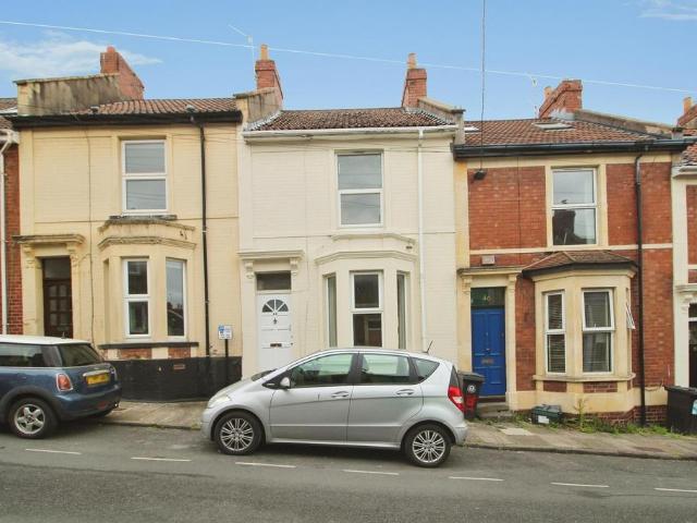 4 bedroom semi detached house to rent