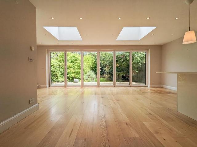 4 bedroom semi detached house to rent