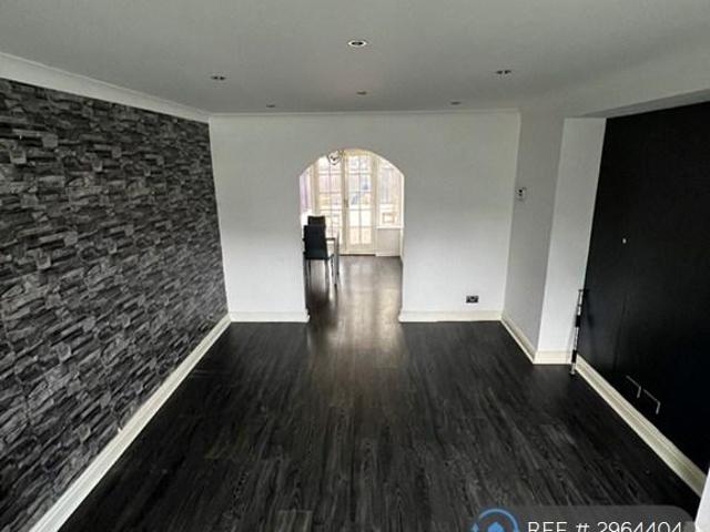 4 bedroom semi detached house to rent