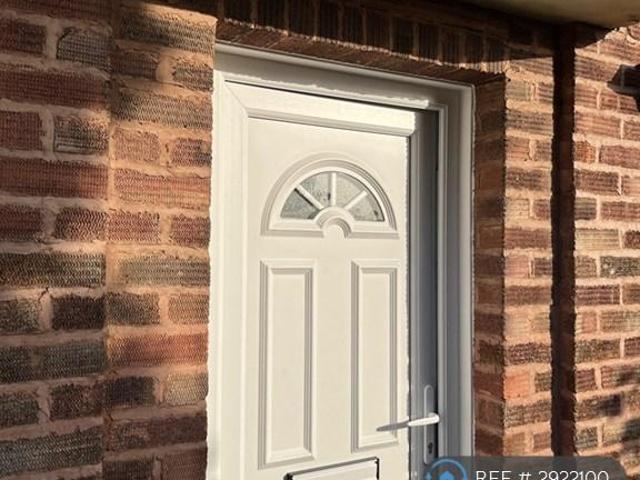 4 bedroom semi detached house to rent