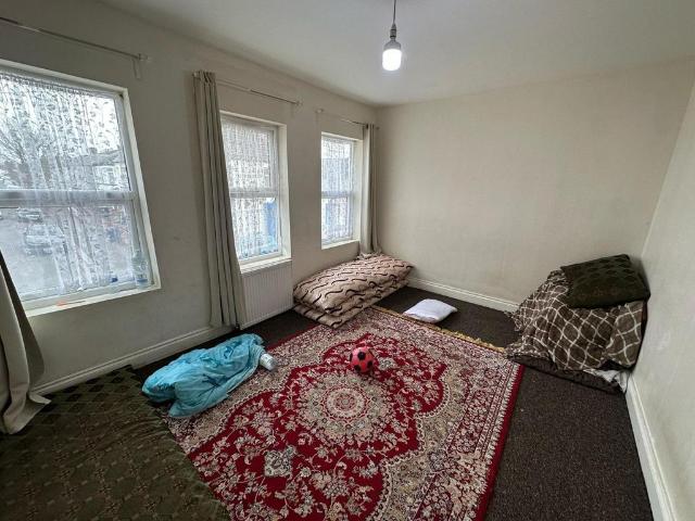 4 bedroom semi detached house to rent