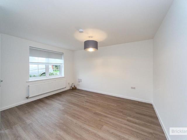 4 bedroom semi detached house to rent