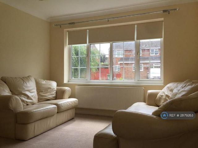 4 bedroom semi detached house to rent
