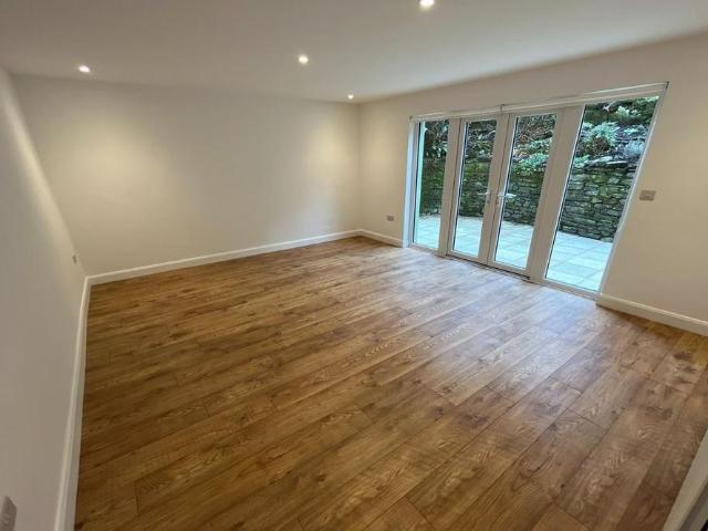 4 bedroom semi detached house to rent