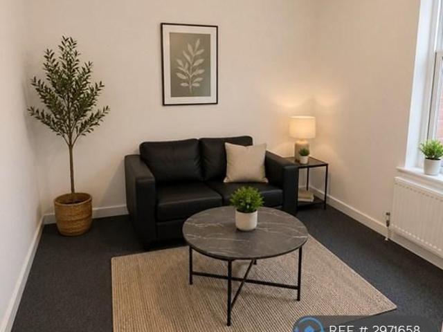 4 bedroom semi detached house to rent