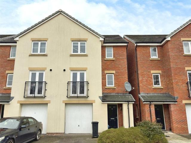 4 bedroom semi detached house to rent