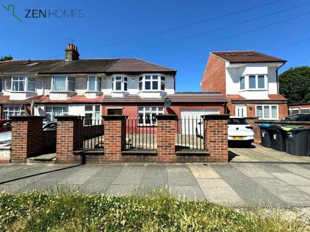 4 bedroom semi detached house to rent