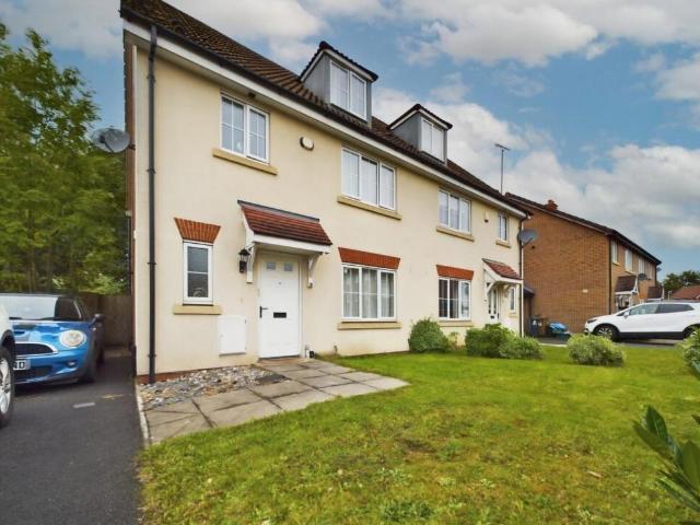 4 bedroom semi detached house to rent