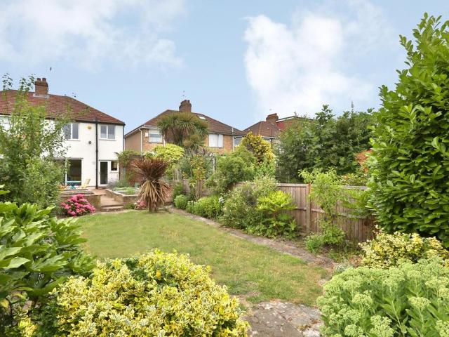 4 bedroom semi detached house to rent