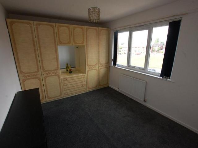 4 bedroom semi detached house to rent