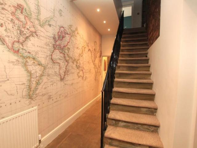 4 bedroom semi detached house to rent