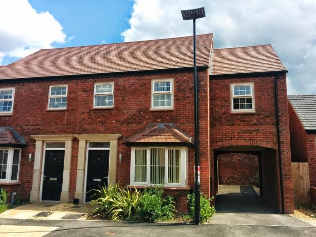 4 bedroom semi detached house to rent