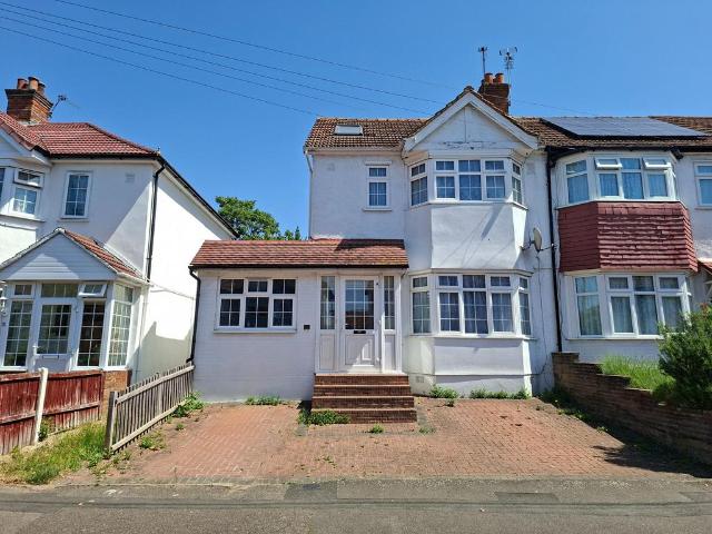 4 bedroom semi detached house to rent