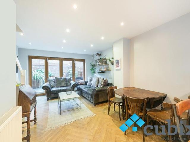 4 bedroom semi detached house to rent
