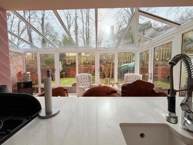 4 bedroom semi detached house to rent