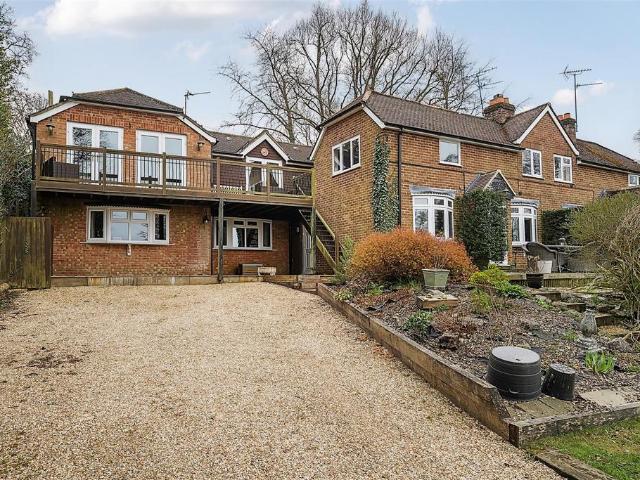 4 bedroom semi detached house to rent