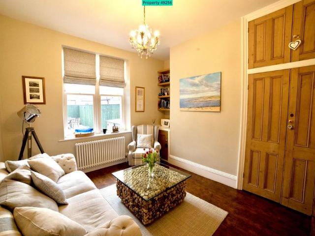 4 bedroom semi detached house to rent