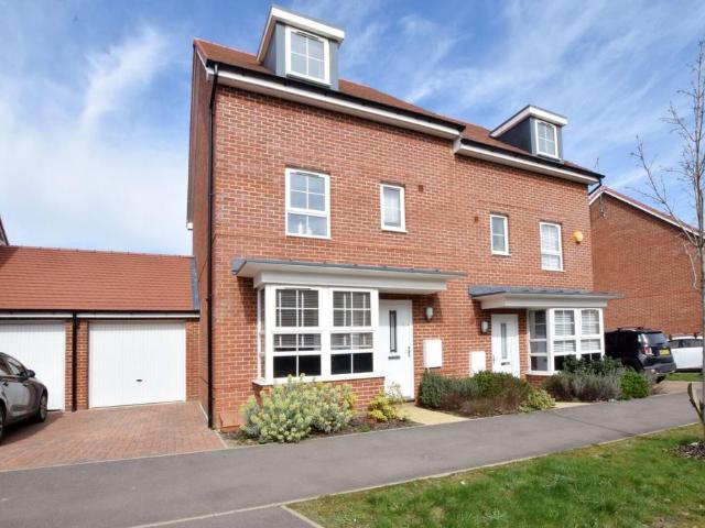 4 bedroom semi detached house to rent