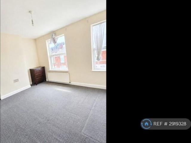 4 bedroom semi detached house to rent