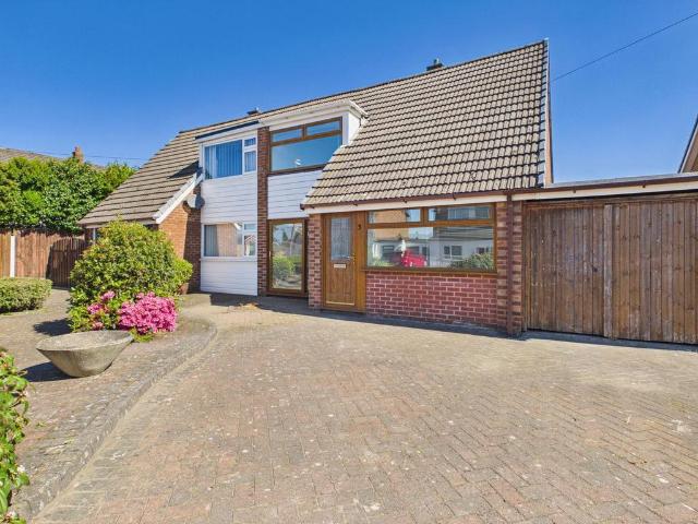 4 bedroom semi detached house to rent