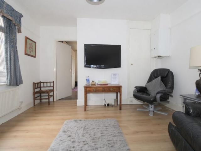 4 bedroom Semi detached house to rent