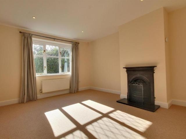 4 bedroom semi detached house to rent