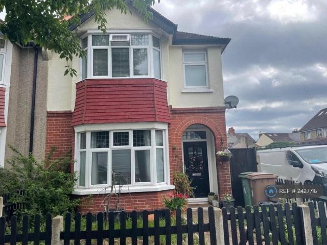 4 bedroom semi detached house to rent