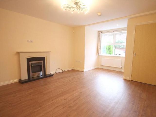 4 bedroom semi detached house to rent