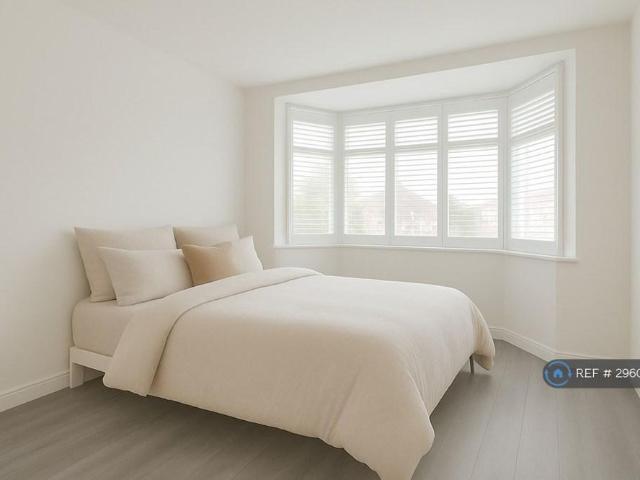 4 bedroom semi detached house to rent