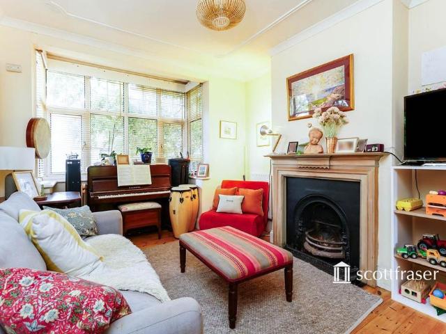 4 bedroom semi detached house to rent