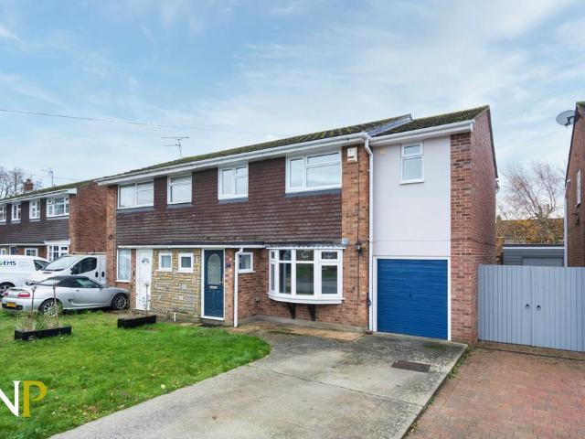 4 bedroom semi detached house to rent