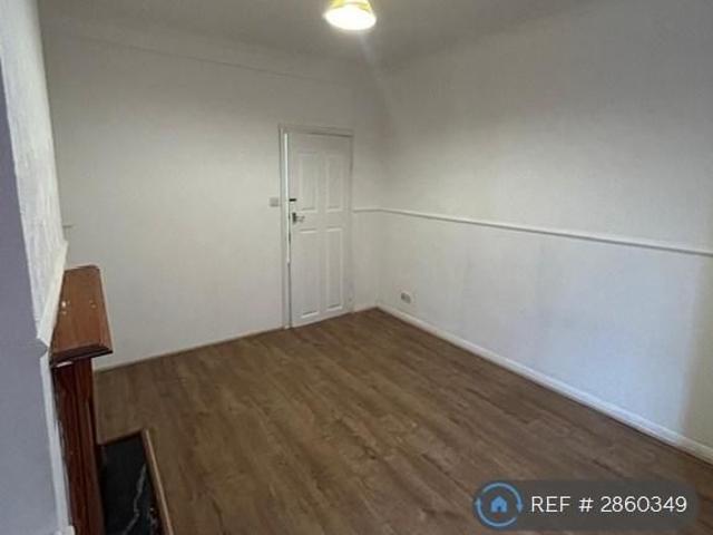 4 bedroom semi detached house to rent