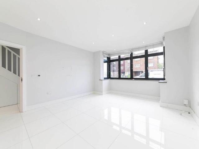 4 bedroom semi detached house to rent