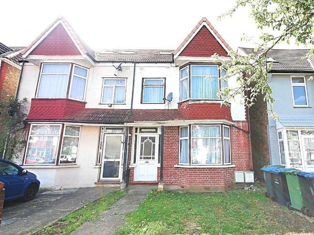 4 bedroom semi detached house to rent