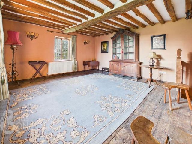 4 bedroom semi detached house to rent