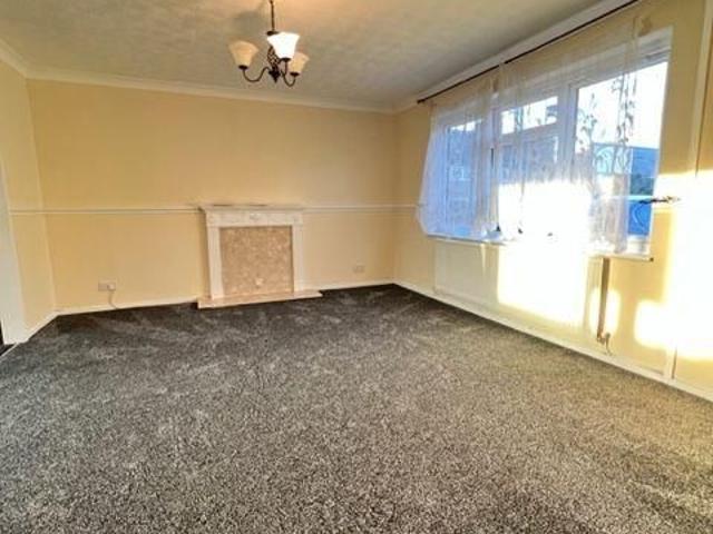 4 bedroom semi detached house to rent