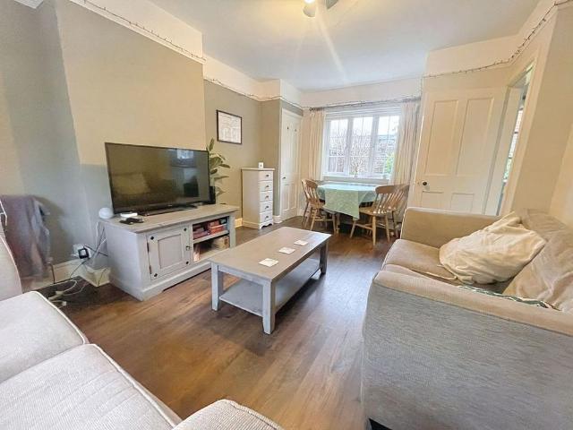 4 bedroom semi detached house to rent