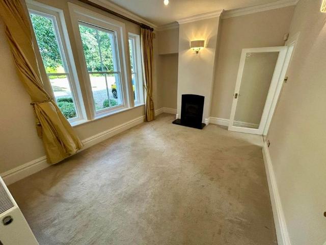 4 bedroom semi detached house to rent
