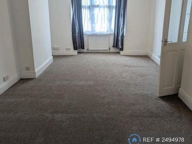 4 bedroom semi detached house to rent