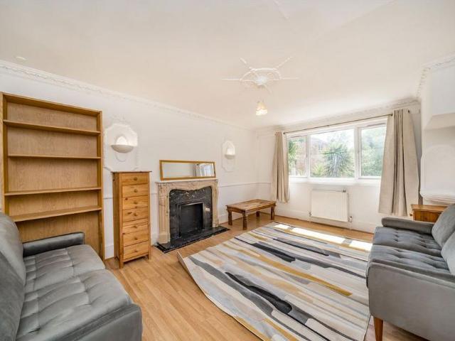 4 bedroom semi detached house to rent
