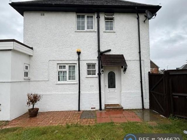 4 bedroom semi detached house to rent