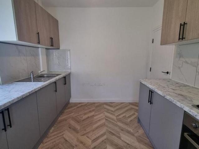 4 bedroom semi detached house to rent