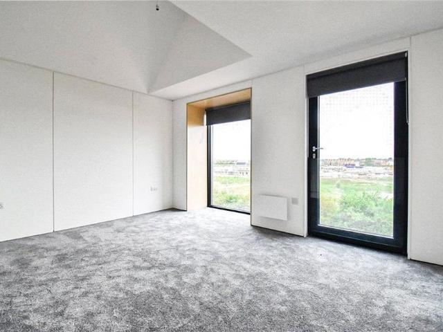 4 bedroom semi detached house to rent