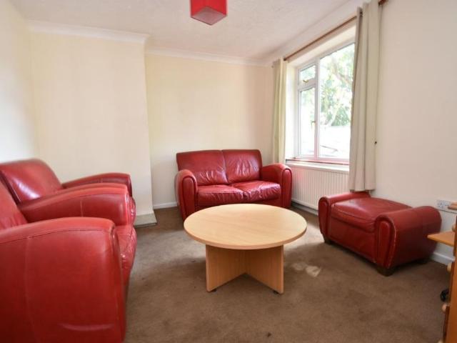 4 bedroom semi detached house to rent