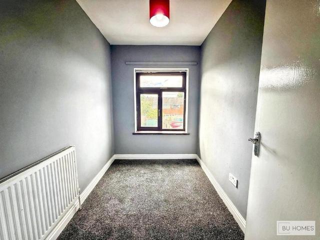 4 bedroom semi detached house to rent