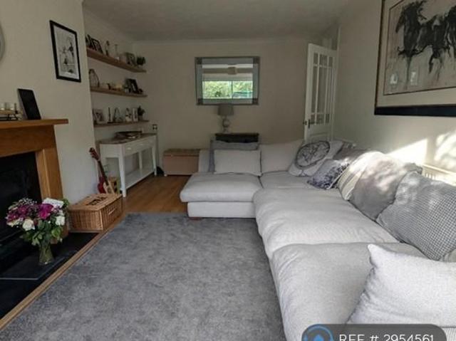 4 bedroom semi detached house to rent