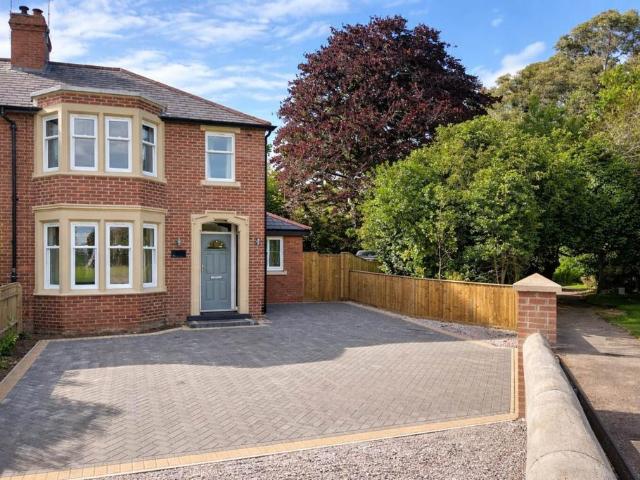 4 bedroom semi detached house to rent