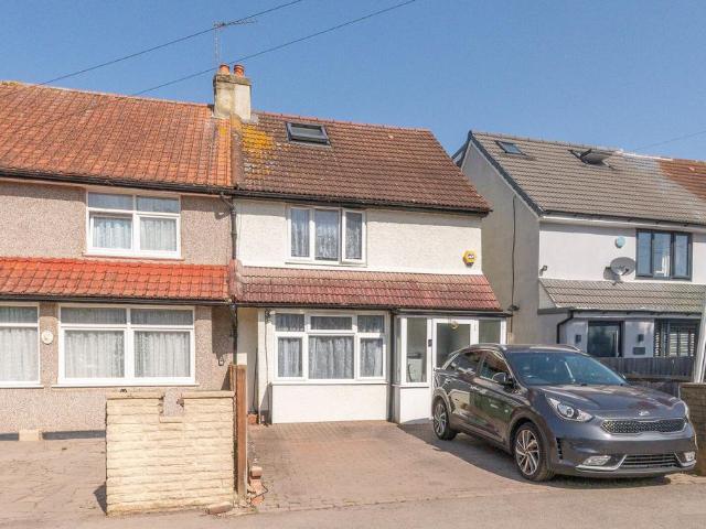4 bedroom semi detached house to rent