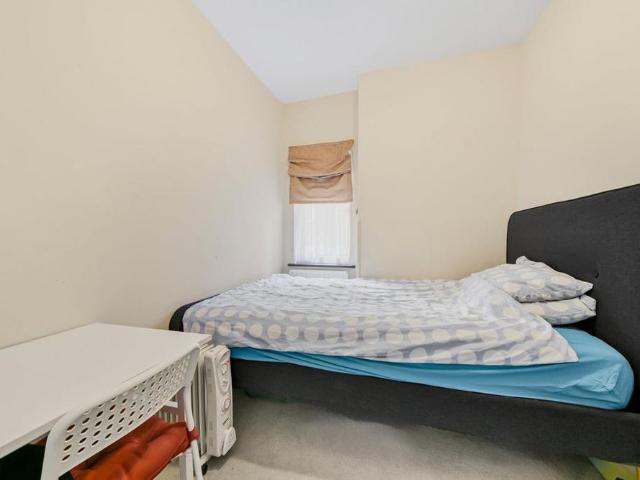 4 bedroom semi detached house to rent