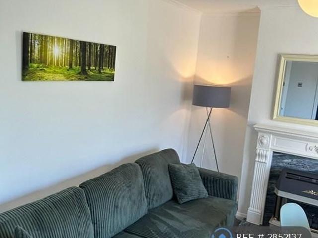 4 bedroom semi detached house to rent